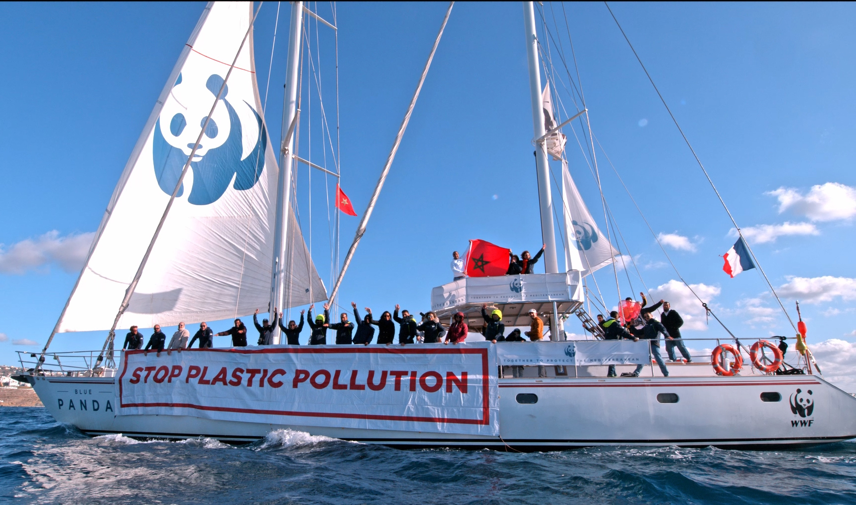 The Blue Panda’s fight against plastic reaches the frontier between ...