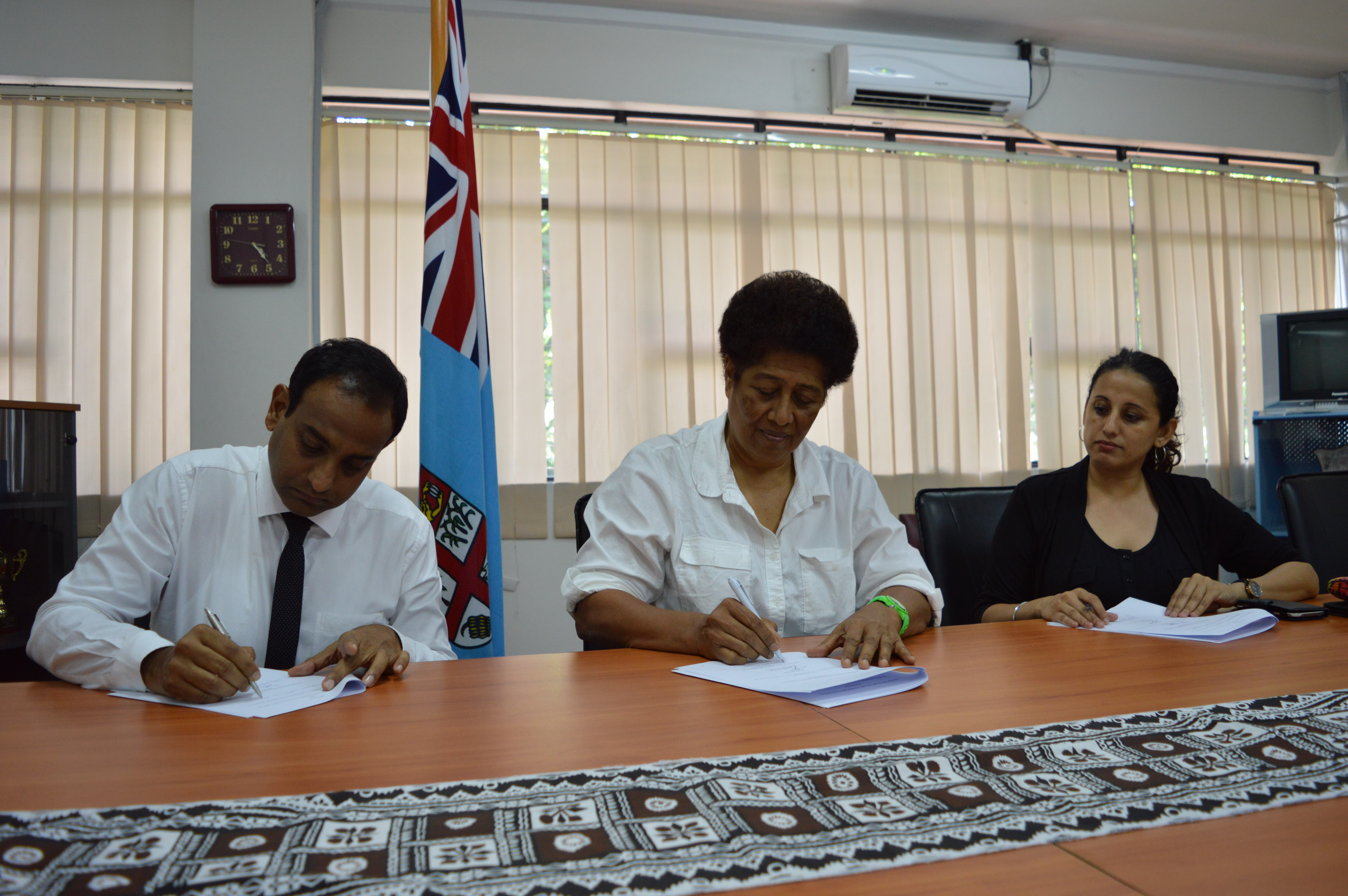 WWF-Pacific signs MoU on conservation with Ministry of Environment | WWF
