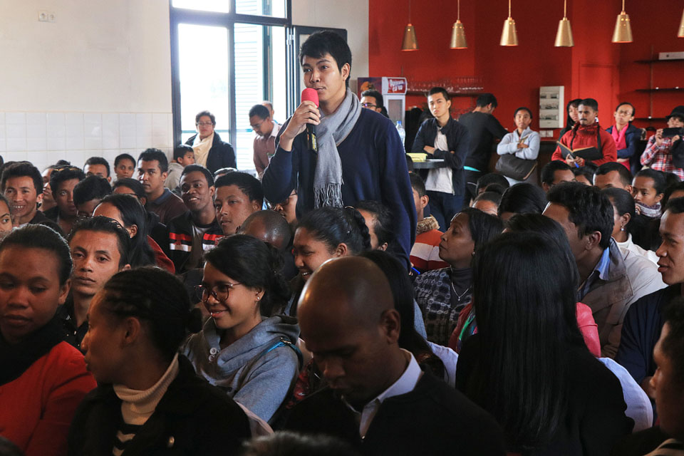 Full room of young people committed to fight climate change! | WWF