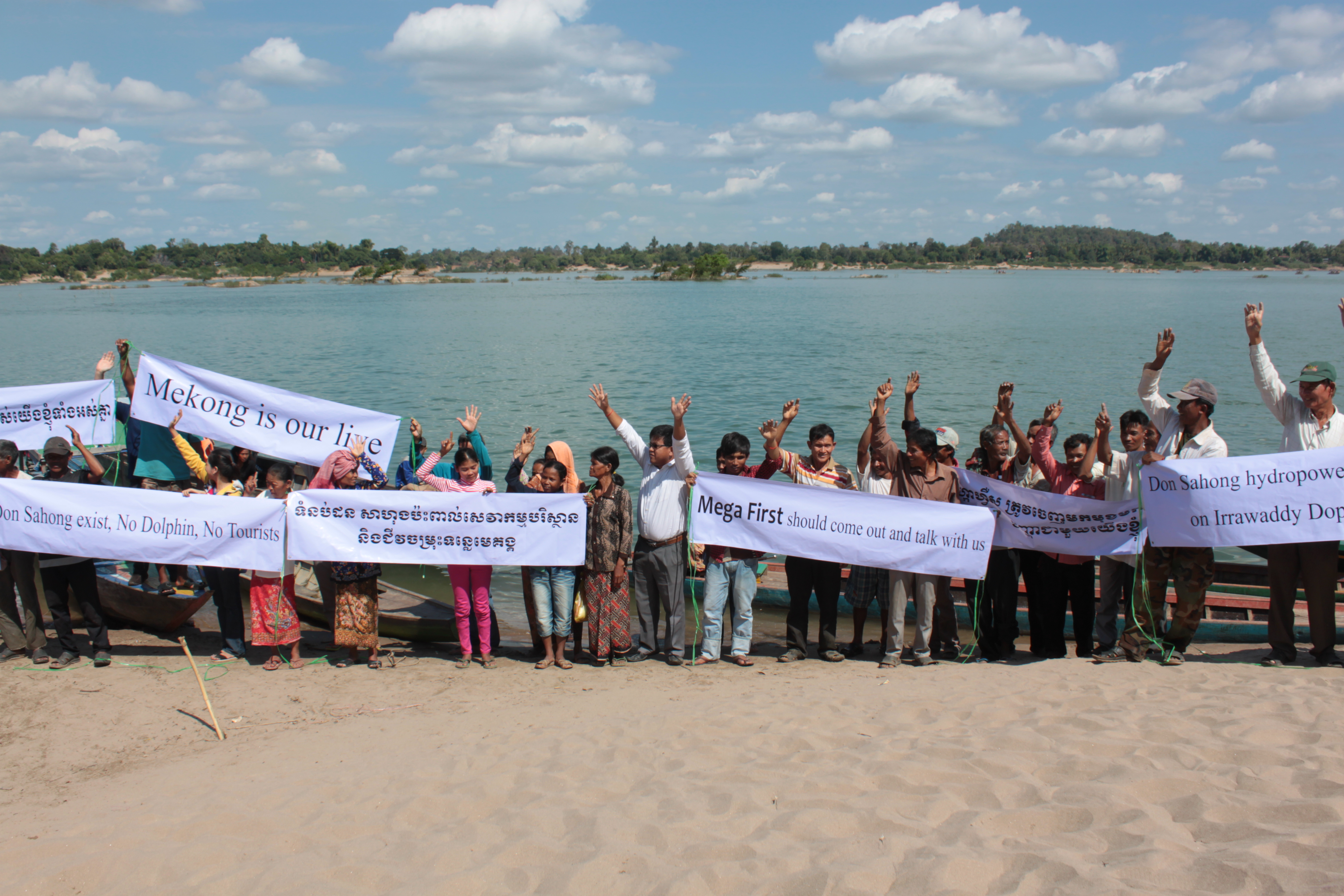 Over 200 people gather for a boat march to stop Don Sahong Dam: the ...