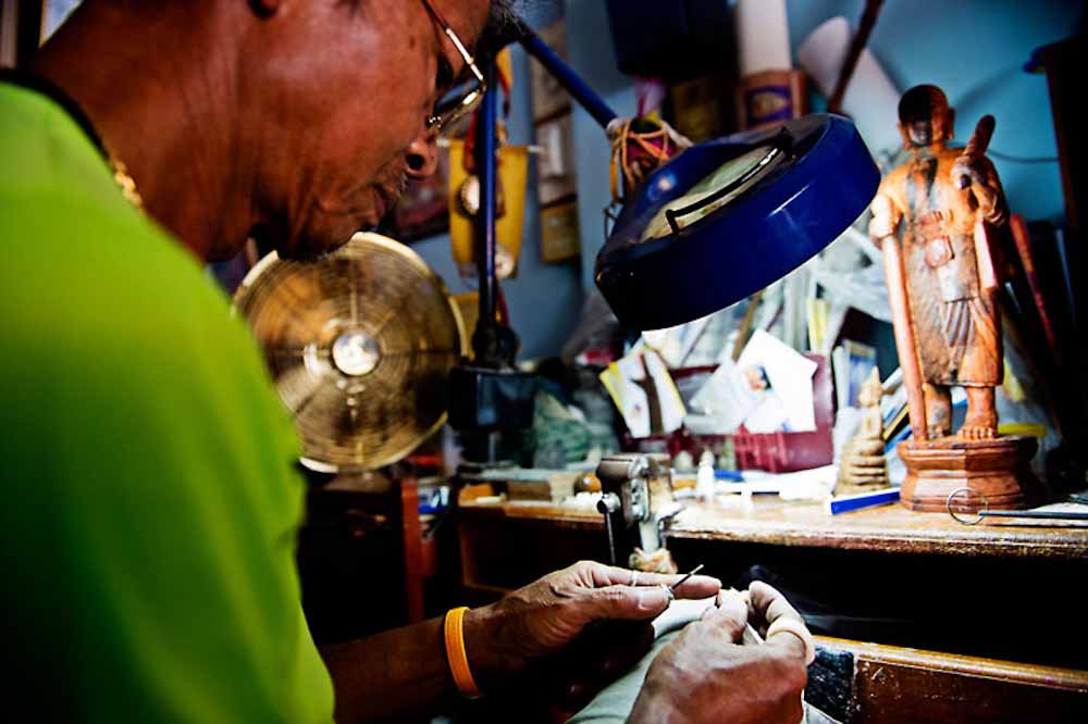 Thai elephant owners join call to end ivory trade in Thailand | WWF