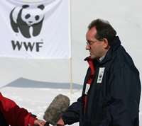 Global warming forces Swiss ski resort to wrap glacier | WWF