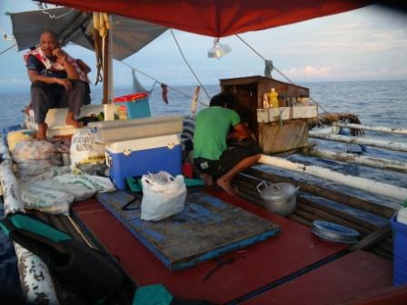 What is it like working on a tuna handline boat? | WWF
