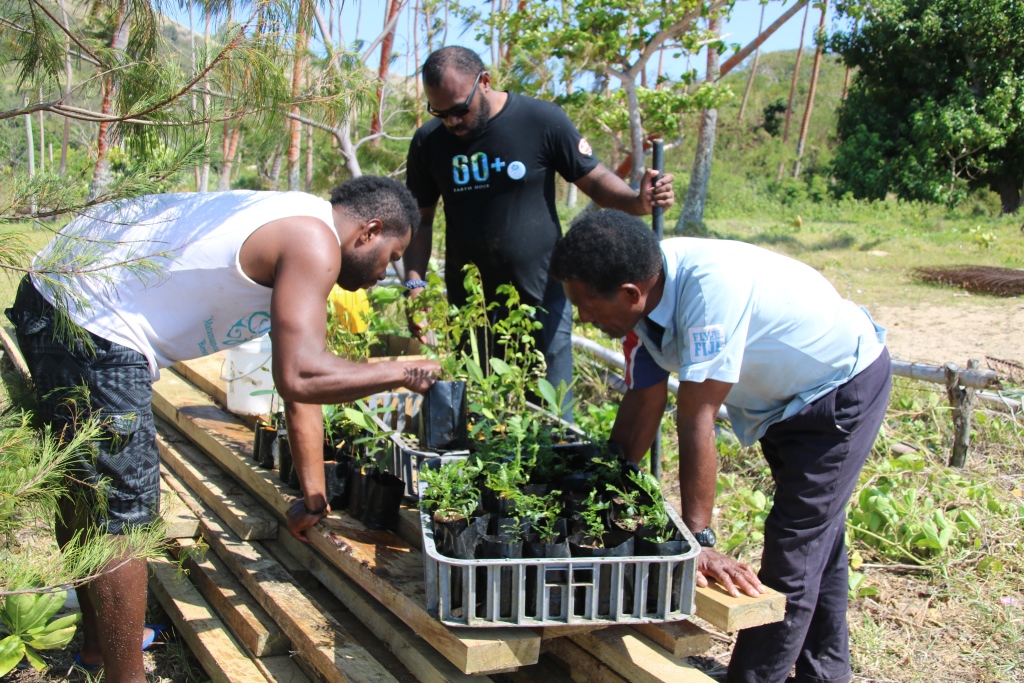 Vuaki community replant to help protect coastline | WWF